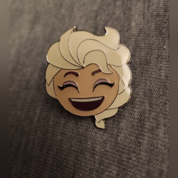 Disney | Other | Elsa From Frozen Disney Trading Pin | Poshmark
